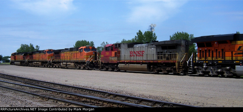 BNSF C44-9W 761